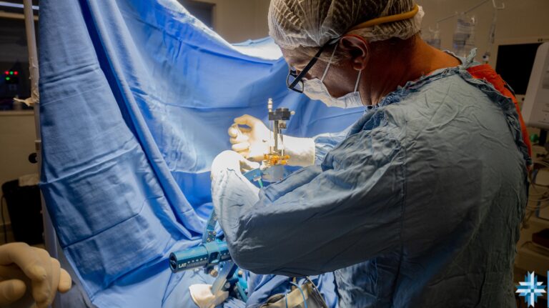 Primera neurocirugía funcional por Parkinson en el Hospital Dr. René ...